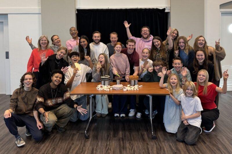 RJT Musicals presenteert de musical ‘Charlie and the Chocolate Factory ...